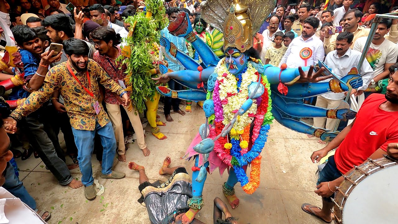 Spectacular Kalika Dance Ever | Kali Mata Dance at Hyderabad Bonalu ...