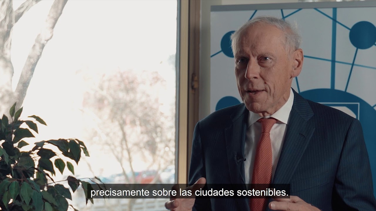 Entrevista a Eric Thiry, presidente de la Unión Mundial de Profesiones ...