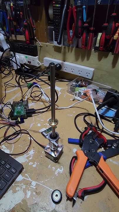 Driving a stepper motor from a Raspberry Pi using Python - YouTube