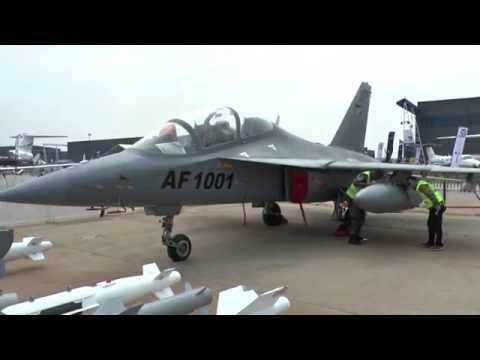 Desarrollo y Defensa: Video: Hongdu L15 Training Flight (Sat) - China