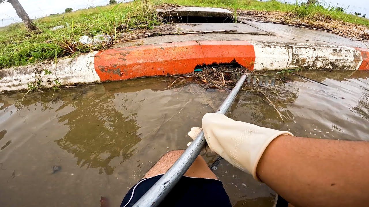Are You Embarrassed By Your Flooded Drains Unclogging Skills? Here's ...