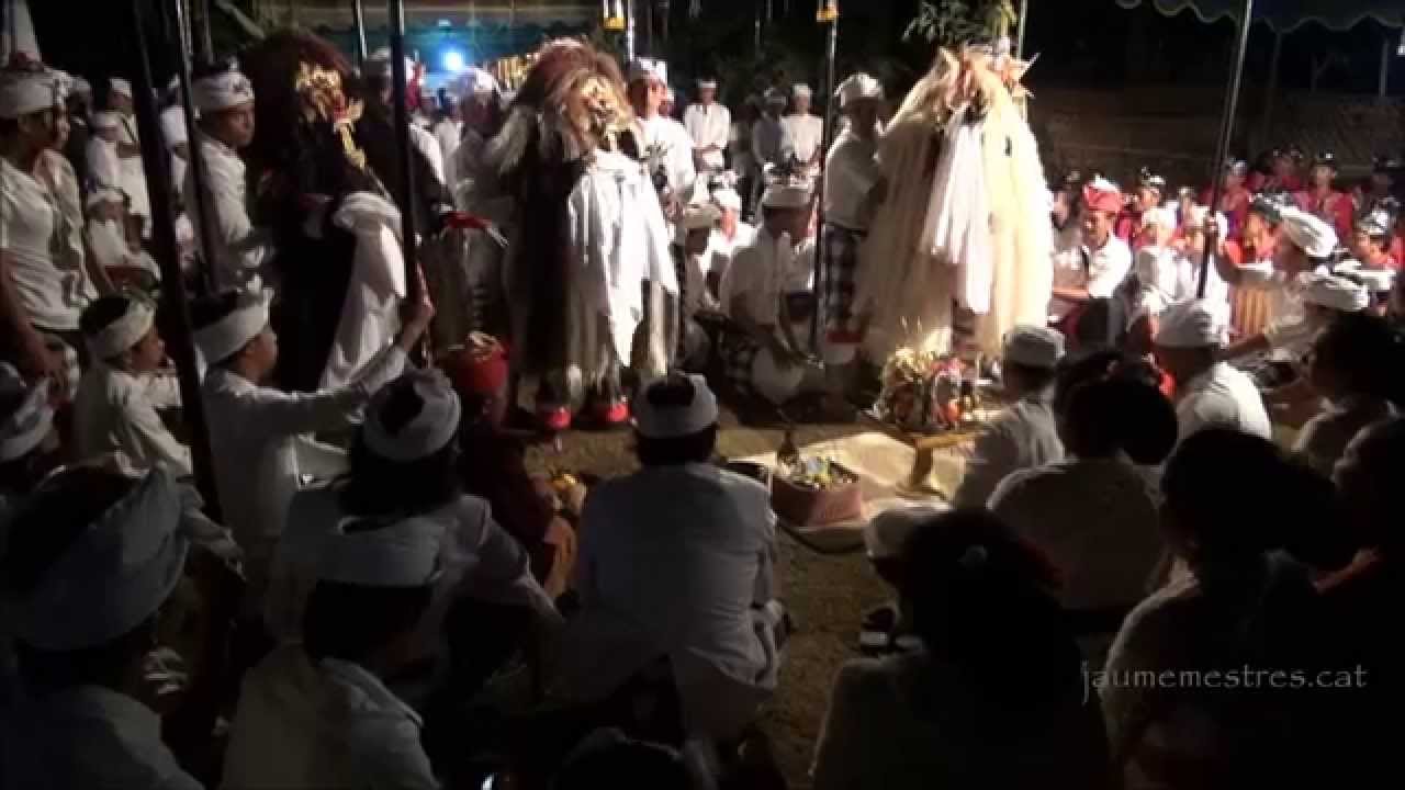Barong lan Rangda ring Buangga - YouTube