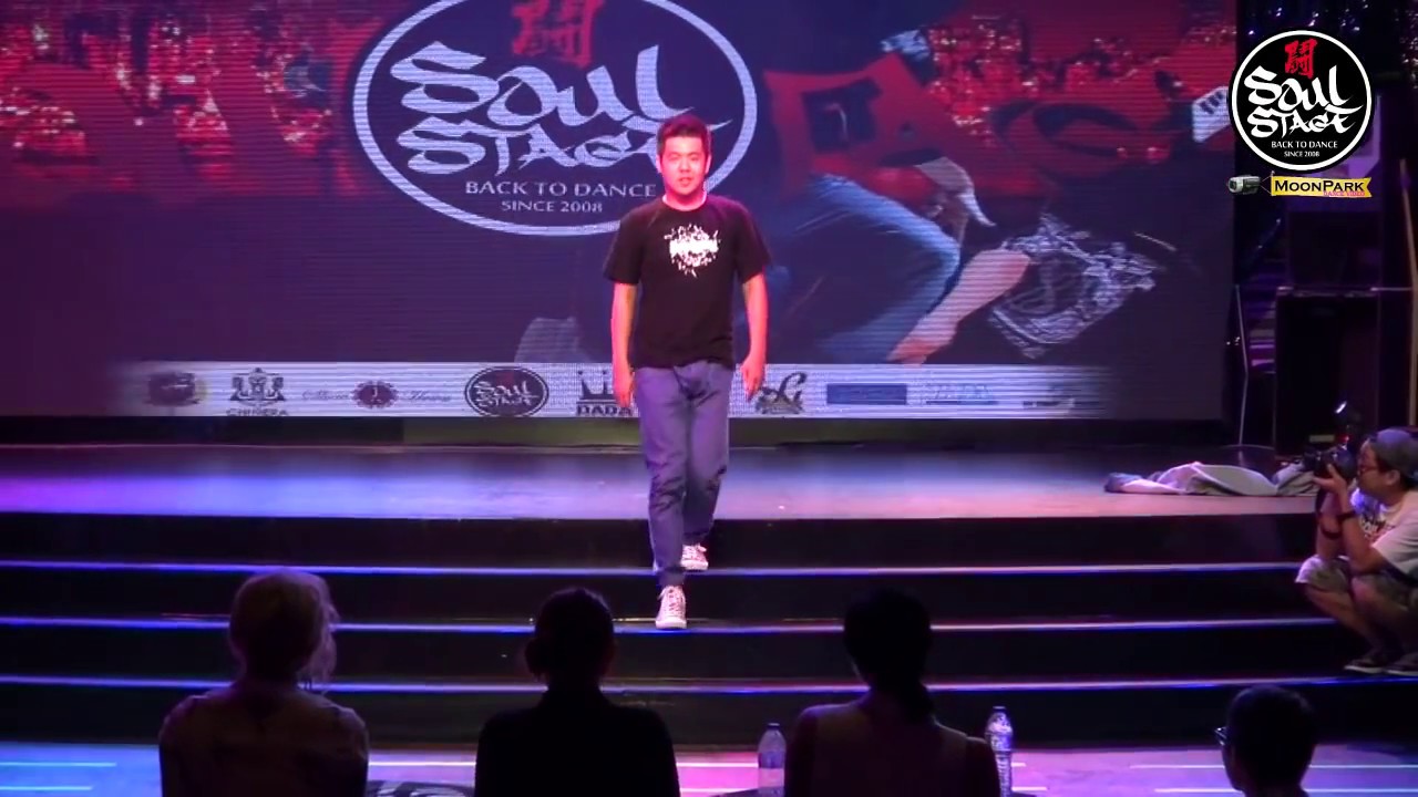 20130901 Soul Stage Waacking Battle 四強爭冠亞軍賽~Akuma Diva vs MoMo - YouTube