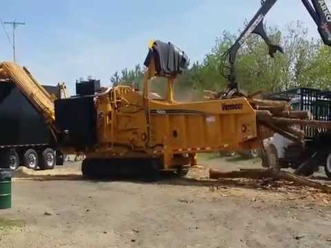 Vermeer HG6000 Horizontal Grinder - YouTube
