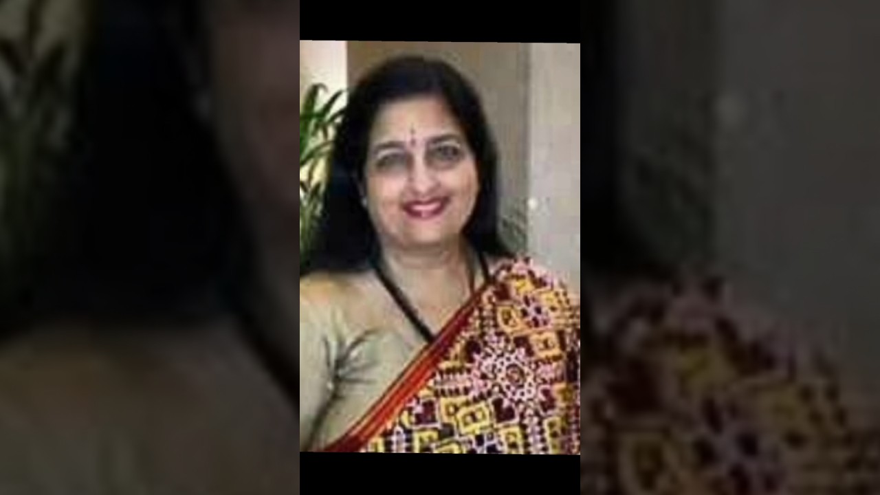 Ine gayak ko Anuradha Paudwal filmi duniya mein laya#streeggle - YouTube