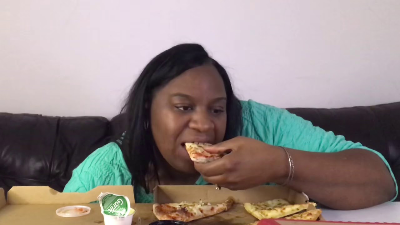PAPA JOHN PIZZA MUKBANG ( BURPING,SMACKING SOUNDS) - YouTube
