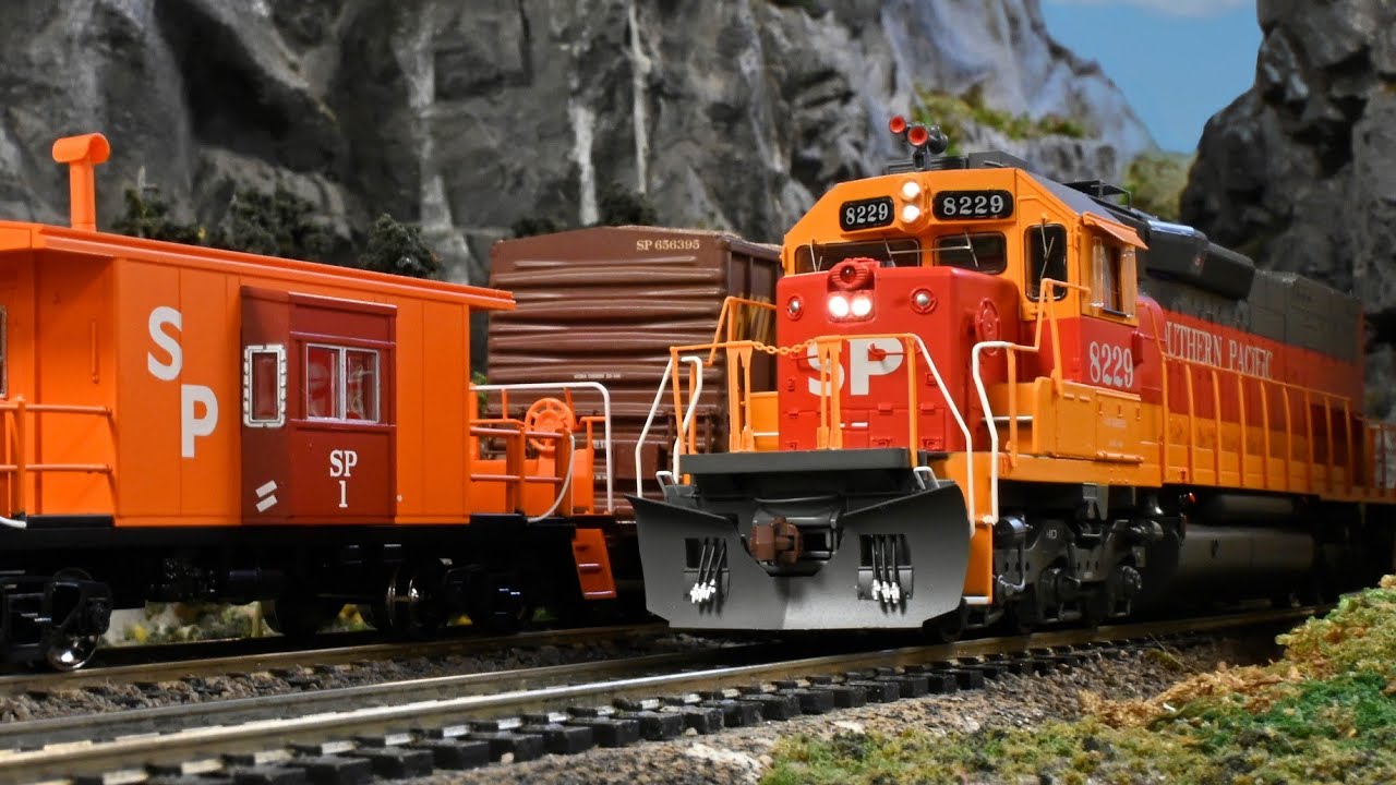 Athearn Fantasy SP Daylight Tunnel Motor 8229 w/ Econami Sound - YouTube