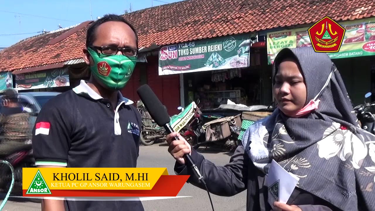 Bakti sosial Banser menambal jalan yang berlubang - YouTube