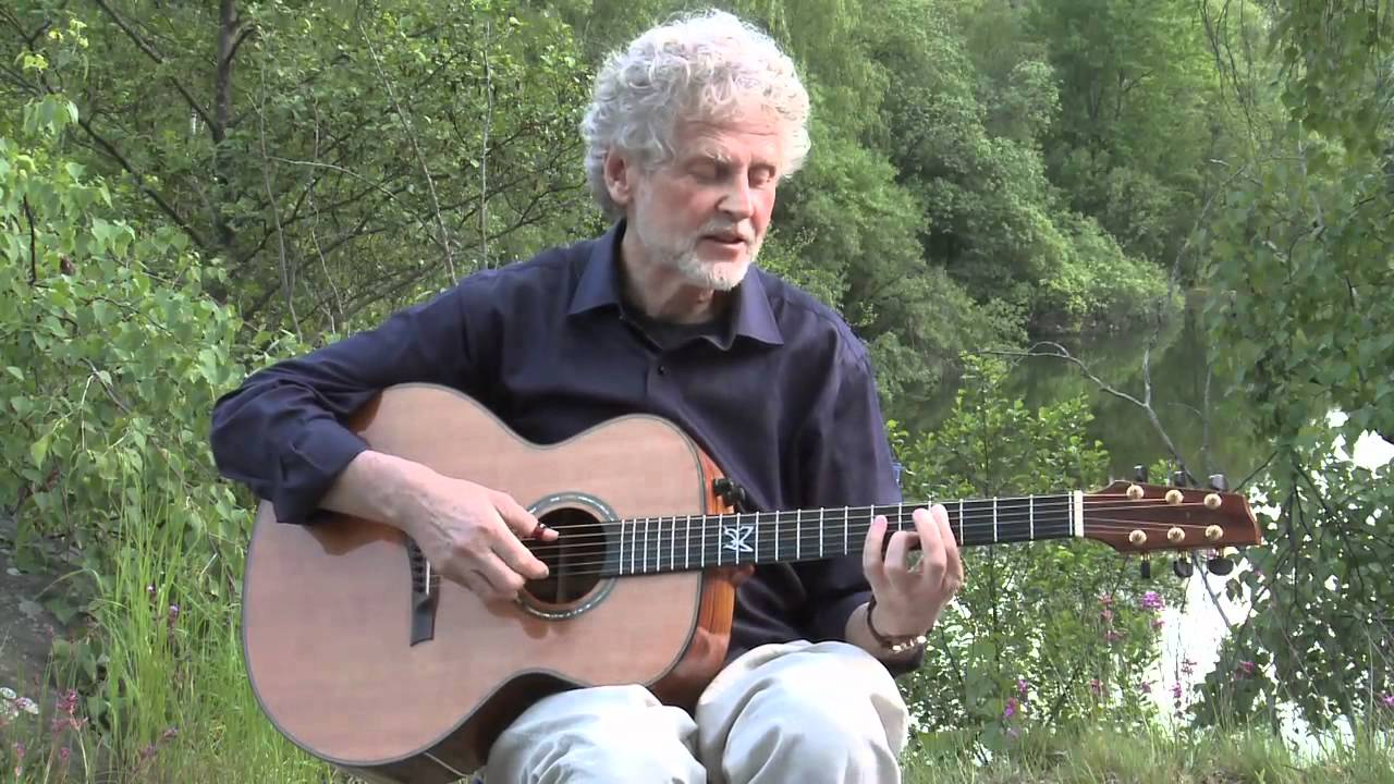Thomas Wiehe spelar "En hälsning ifrån gräset" - YouTube