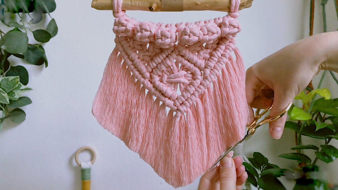 DIY mini boho macrame wall hanging || Easy tutorial for beginners - YouTube