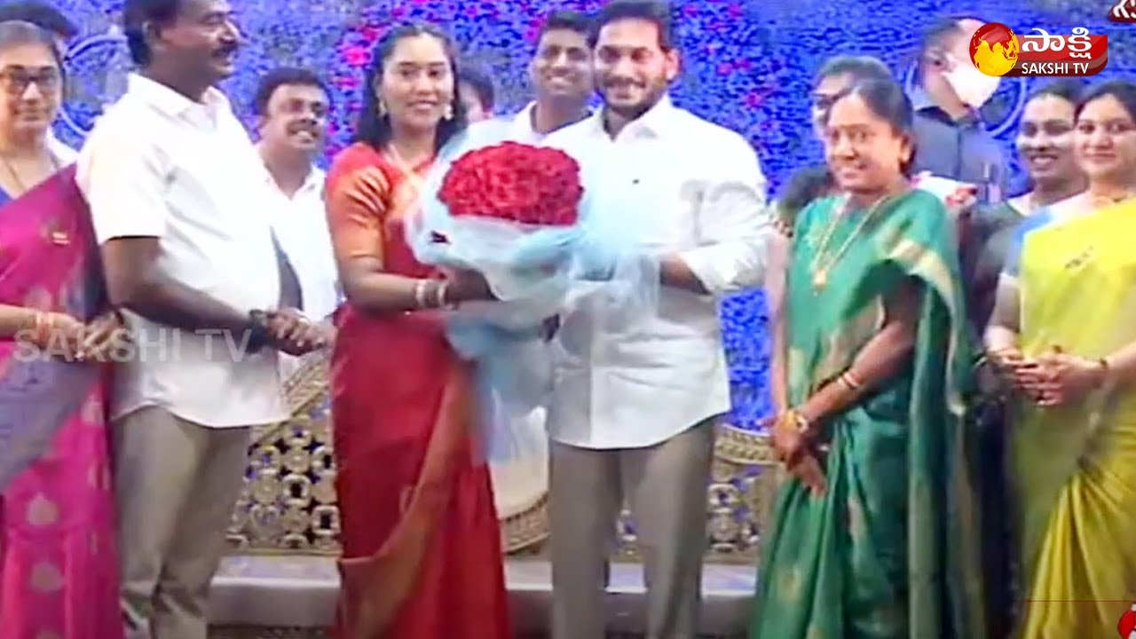 CM YS Jagan Attends Kadapa Mayor Suresh Babu Daughter's Wedding ...