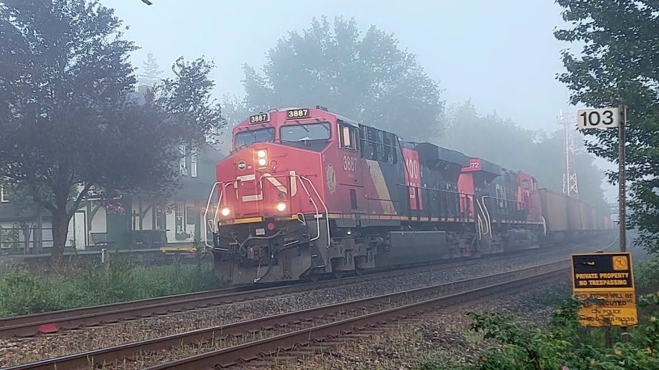 CN 834 Grain Train Featuring CN 100 Unit at Fort Langley British ...