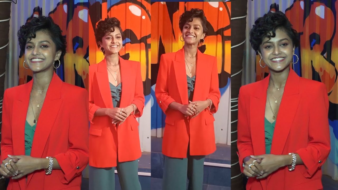 Manike Mage Hithe Sri Lankan Singer Songwriter Yohani Spotted At ...