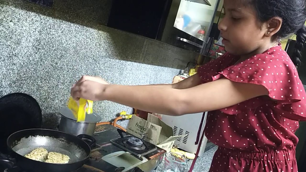 How to make Maggie made by tia - YouTube