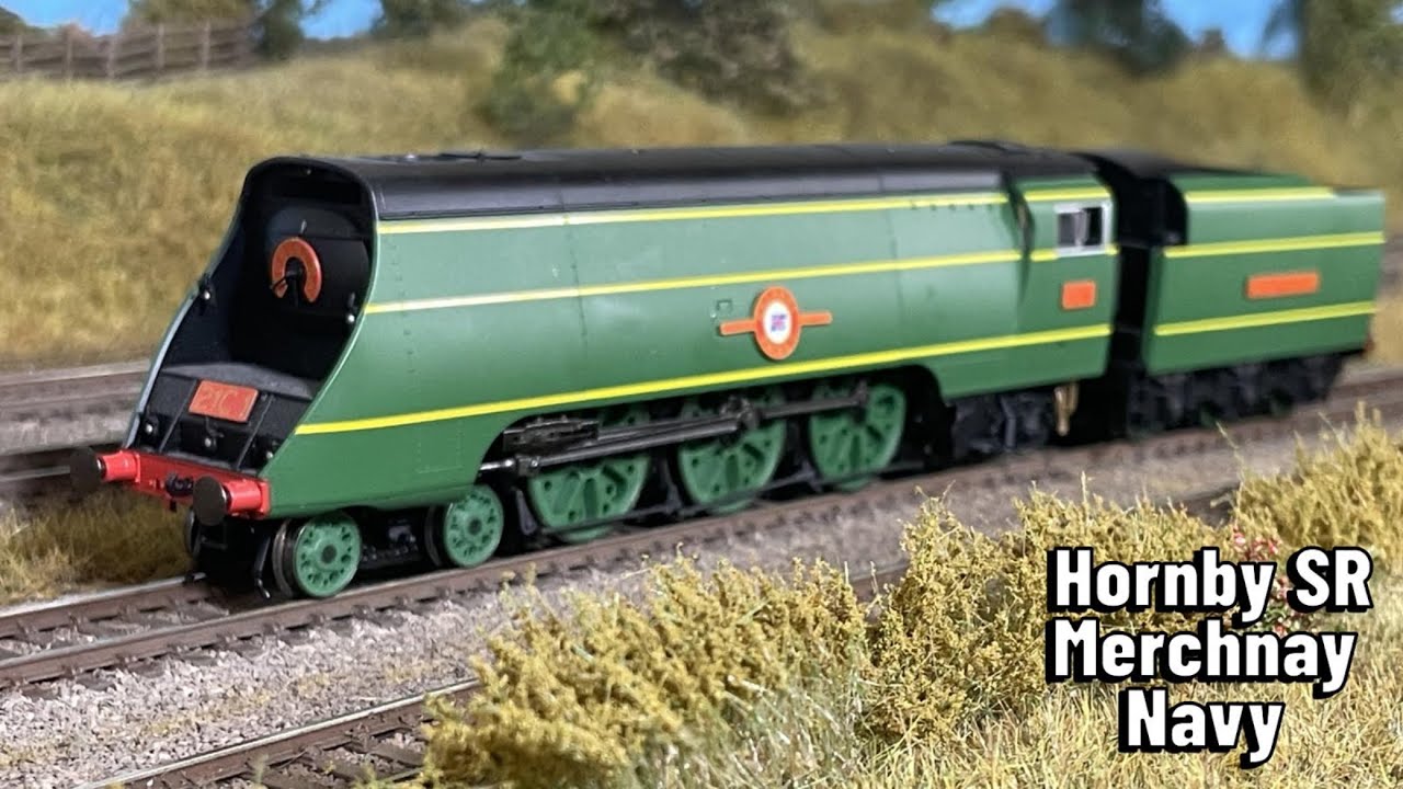 Hornby SR Merchant Navy Class- Unboxing And Review - YouTube