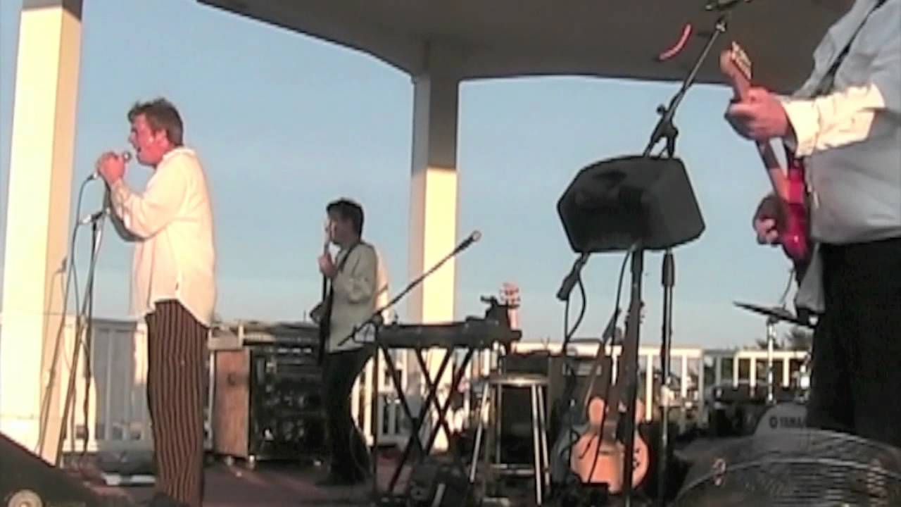 Sixties Invasion Patriotic Tribute - YouTube