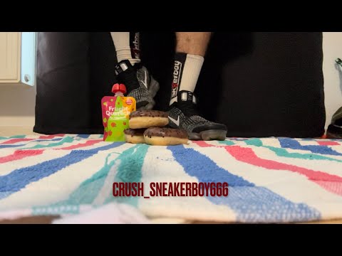 Nike Air Vapormax crush, stomp, trample Donuts and MC Fruit quatschy