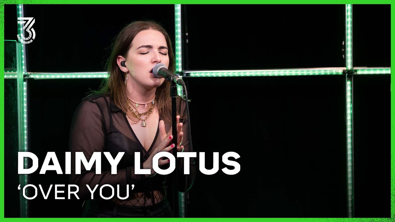 Daimy Lotus speelt 'Over You' | 3FM Live Box | NPO 3FM - YouTube