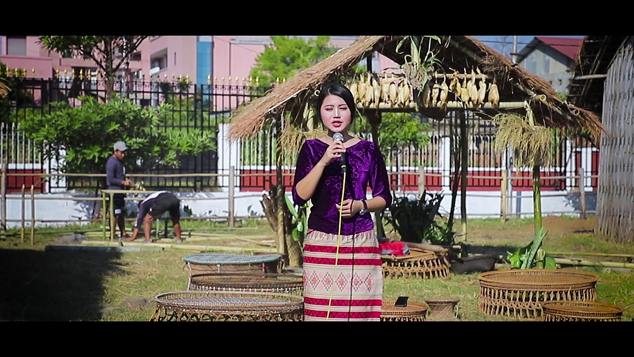 Actress Moinu Kipgen Sangai Festival 2019 kiman na a Kuki Traditional ...