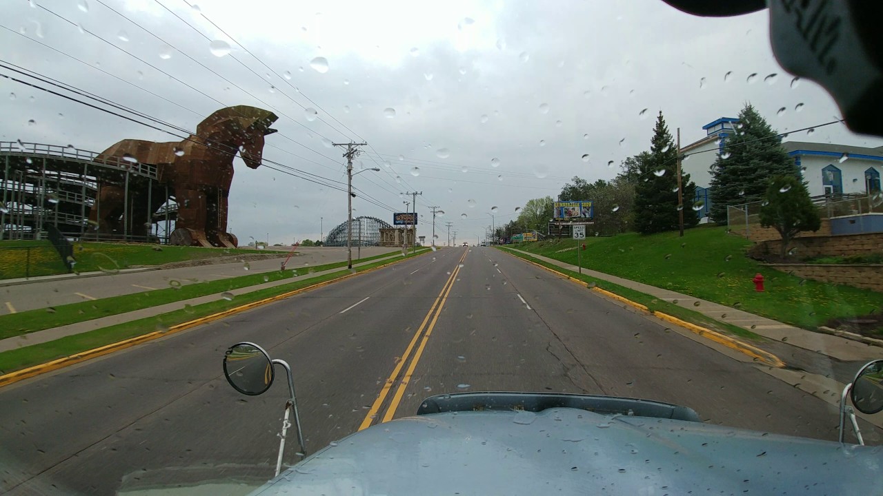 Rainy Day Drive Through Wisconsin Dells (4K) - YouTube
