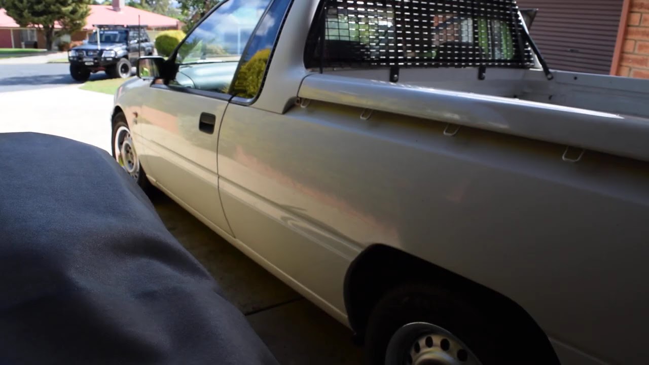 Side piped straight through vs v6 ecotec Holden Commodore - YouTube