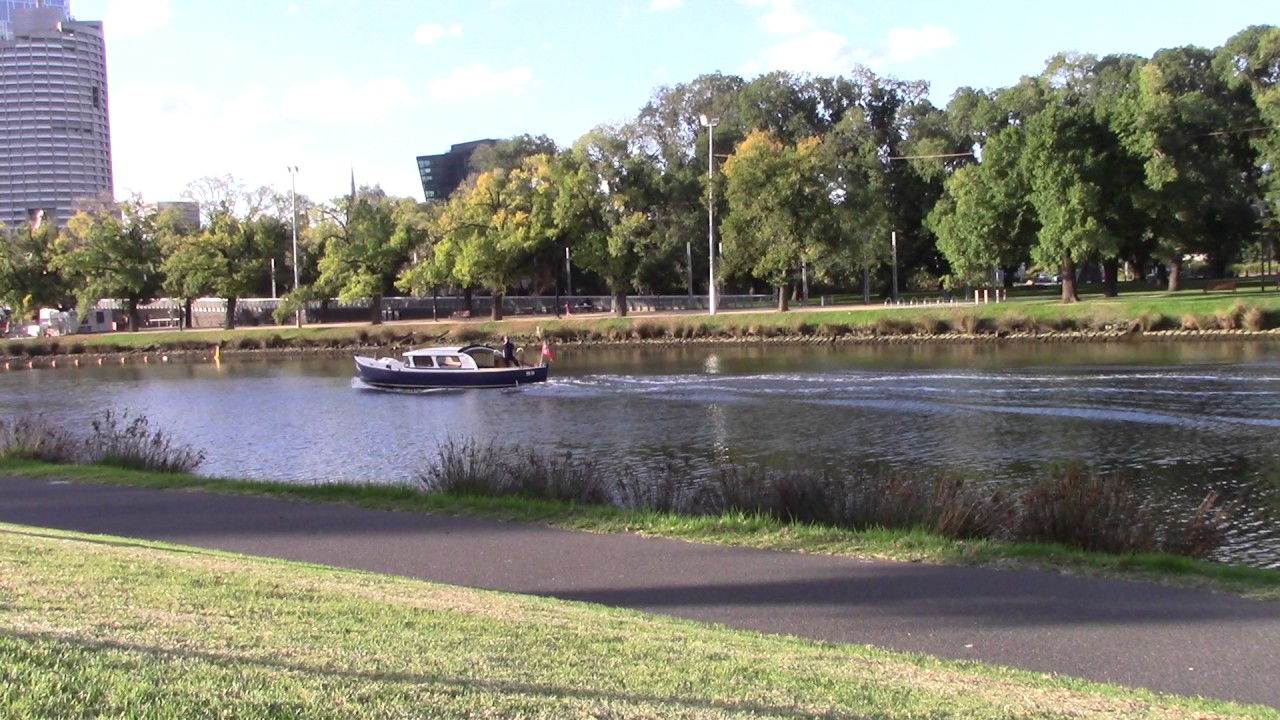 Rebecca ferry Yarra River - YouTube