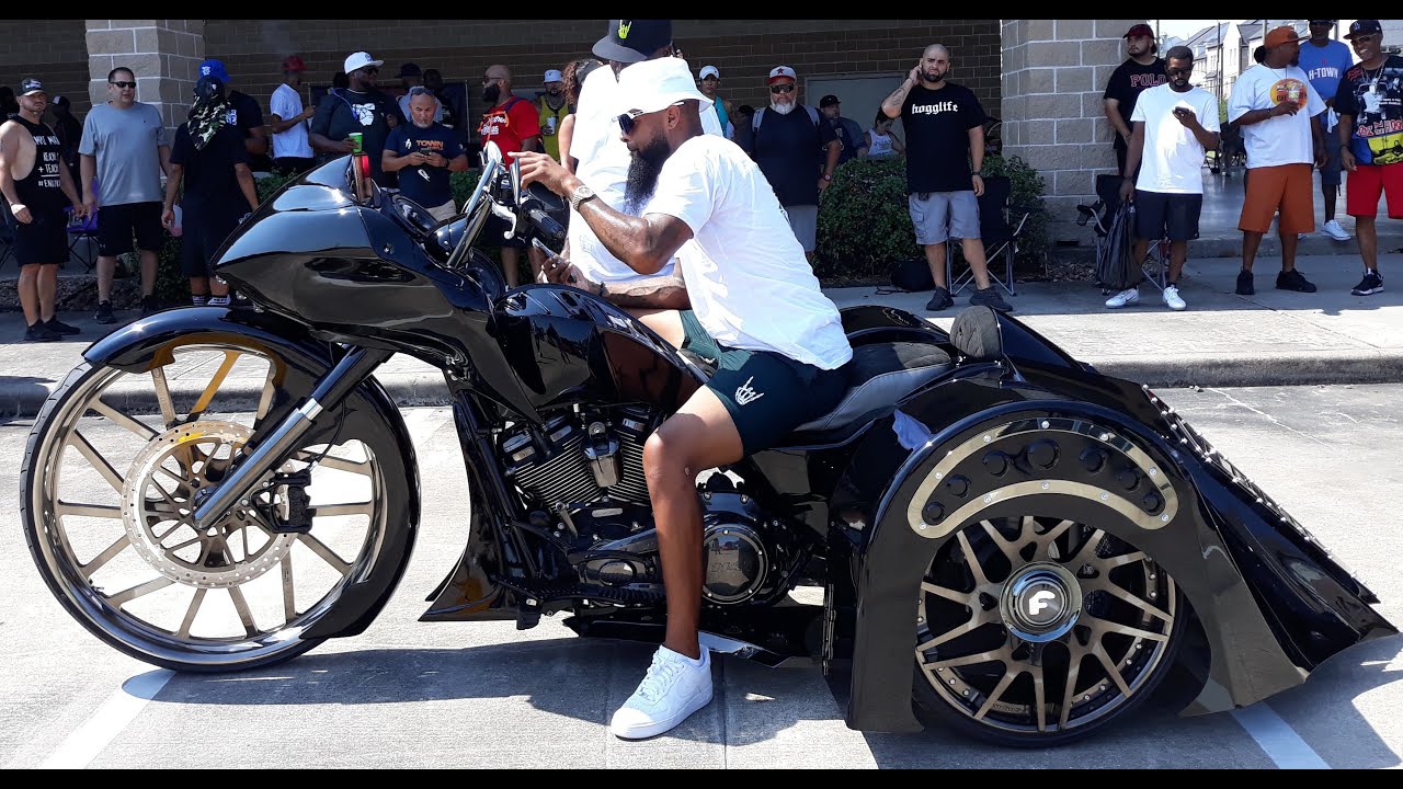Houston Rapper, Slim Thug, displays whips at his car show today. - YouTube