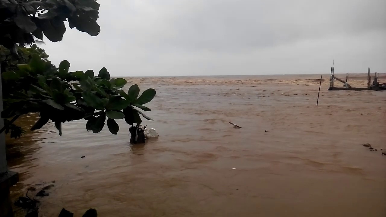 Koh Samui floods. Lamai beach - YouTube