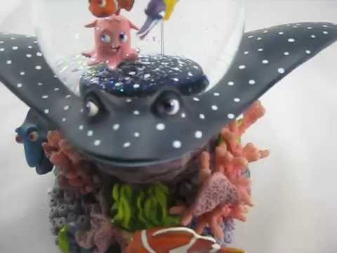 Disney/Pixar Finding Nemo 2003 Musical Snowglobe Disney Store Exclusive ...