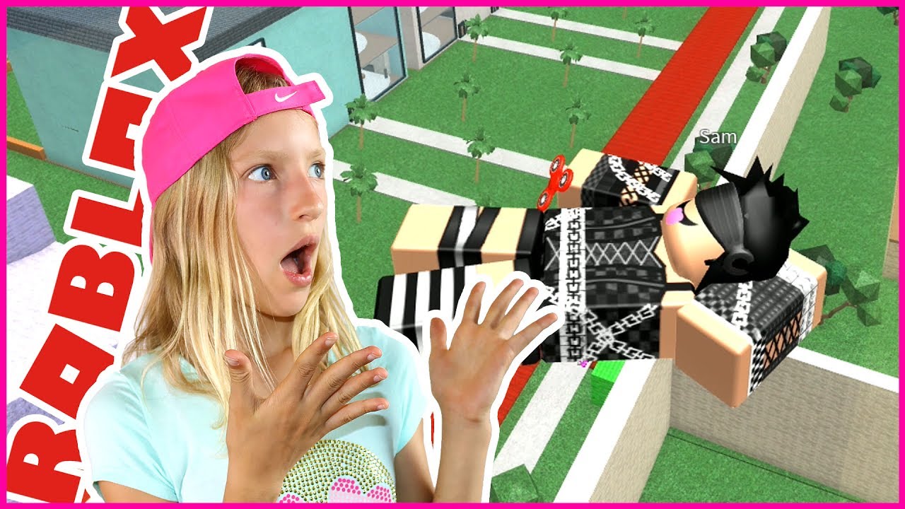 Flying in Roblox - YouTube