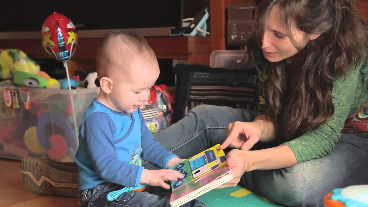 Gaze following - http://beforefirstwords.upf.edu - YouTube