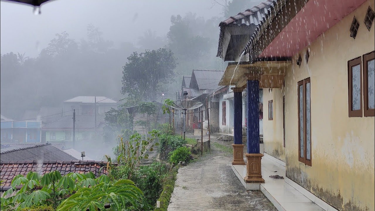 Walking in super heavy rain thunder and strong winds, heavy rain very ...