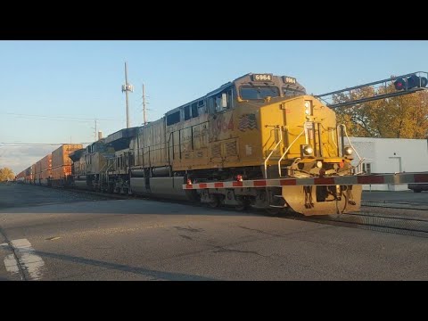 CSX IGOC4 WITH A STRANGE HORN ON THE LEADING UP 6964 - YouTube