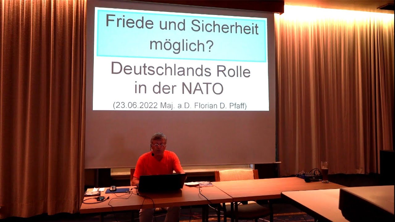 Florian Pfaff auf dem Vortrag in Rosenheim Frieden schaffen - ohne ...