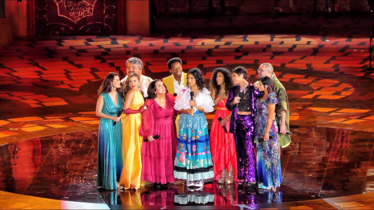 Encanto at the Hollywood Bowl - All Songs Live - 11/11/22 - YouTube