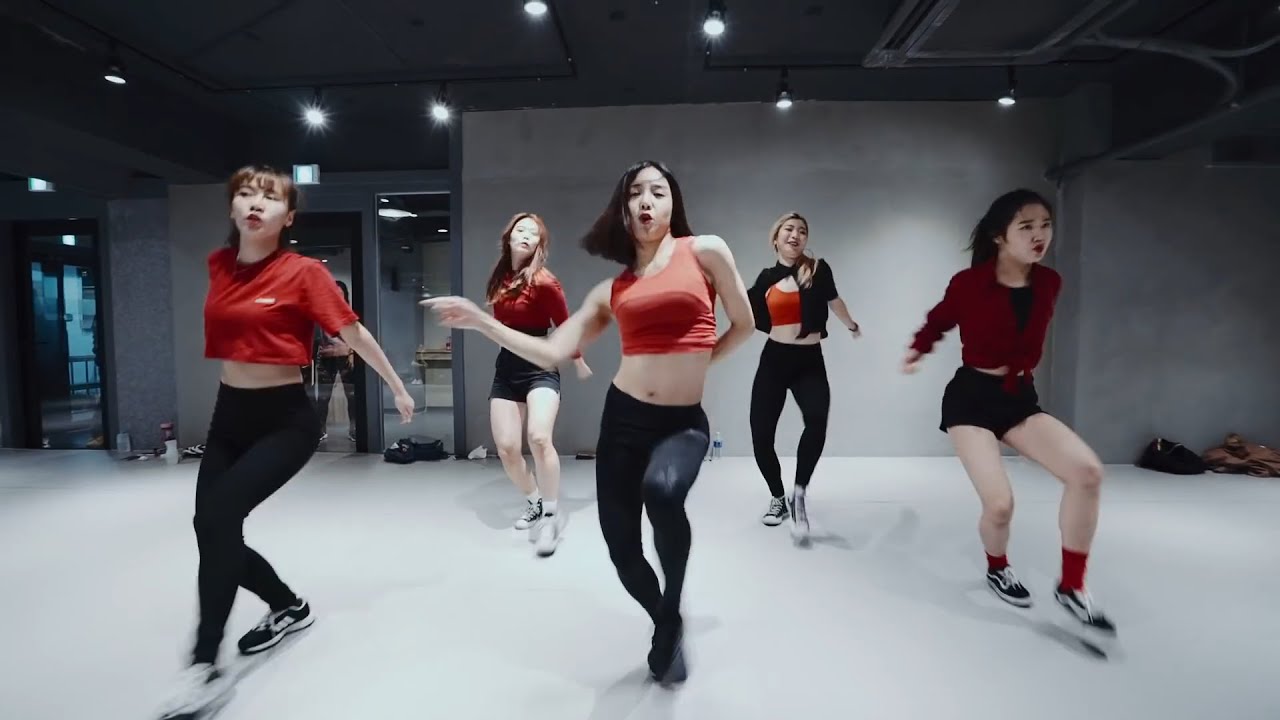 Worth it - May J Lee Choreography (dance) رقص خارجی - YouTube