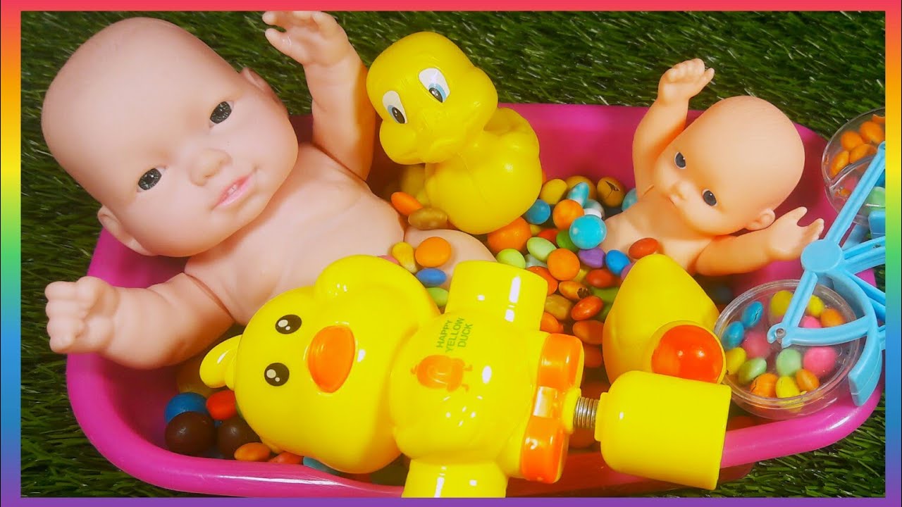 ASMR Satisfying Video | BathTub Mixing Rainbow Candy with Baby Doll ...