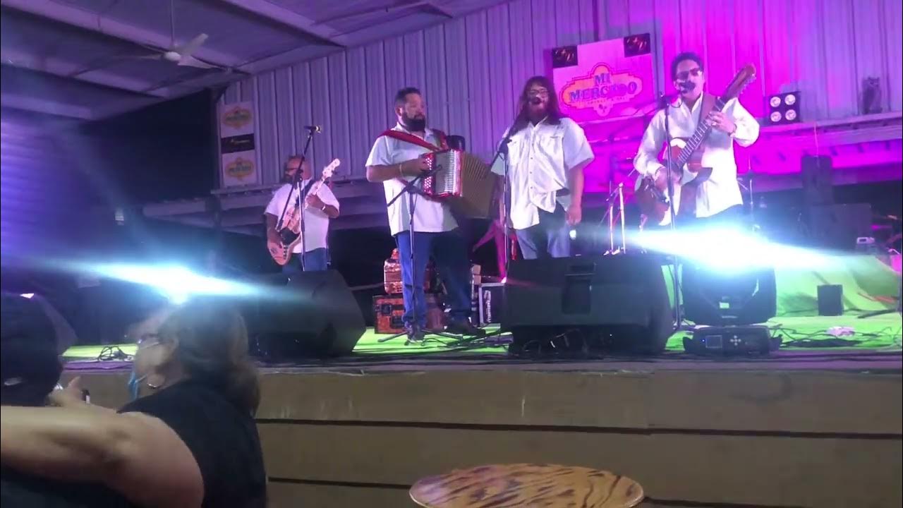 Ruben de la Cruz y su Conjunto ft. Ruben Garza at Tejano Spring Break. S.A., Tx. 19 Mar 2022 ...