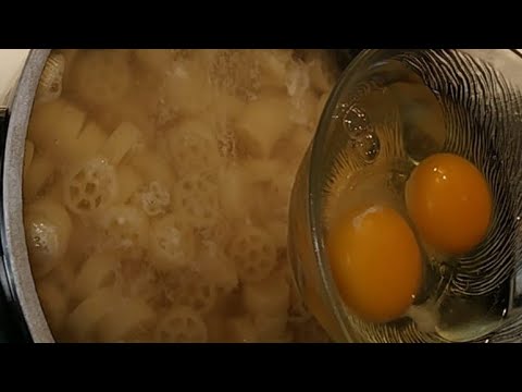 YUMURTALI MAKARNA TARİFİ MAKARNAYI BİR DE BÖYLE DENEYİN İNANILMAZ LEZZETLİ OLUYOR