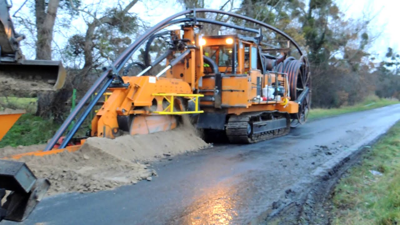 trancheuse chantier cegelec - YouTube