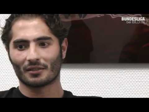 Hamit Altintop im Doppelpass mit Fußballstar Filiz Koc