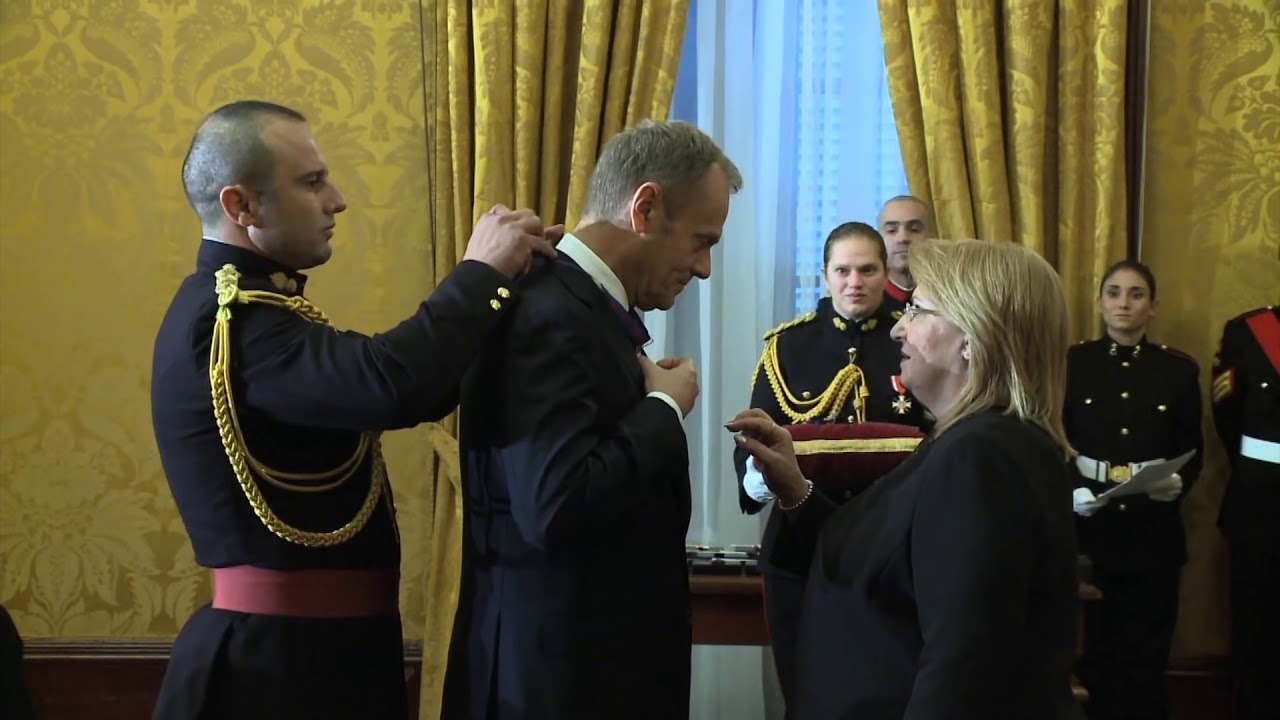 Joe Debono Grech maħtur Uffiċjal tal-Ordni Nazzjonali tal-Mertu - YouTube