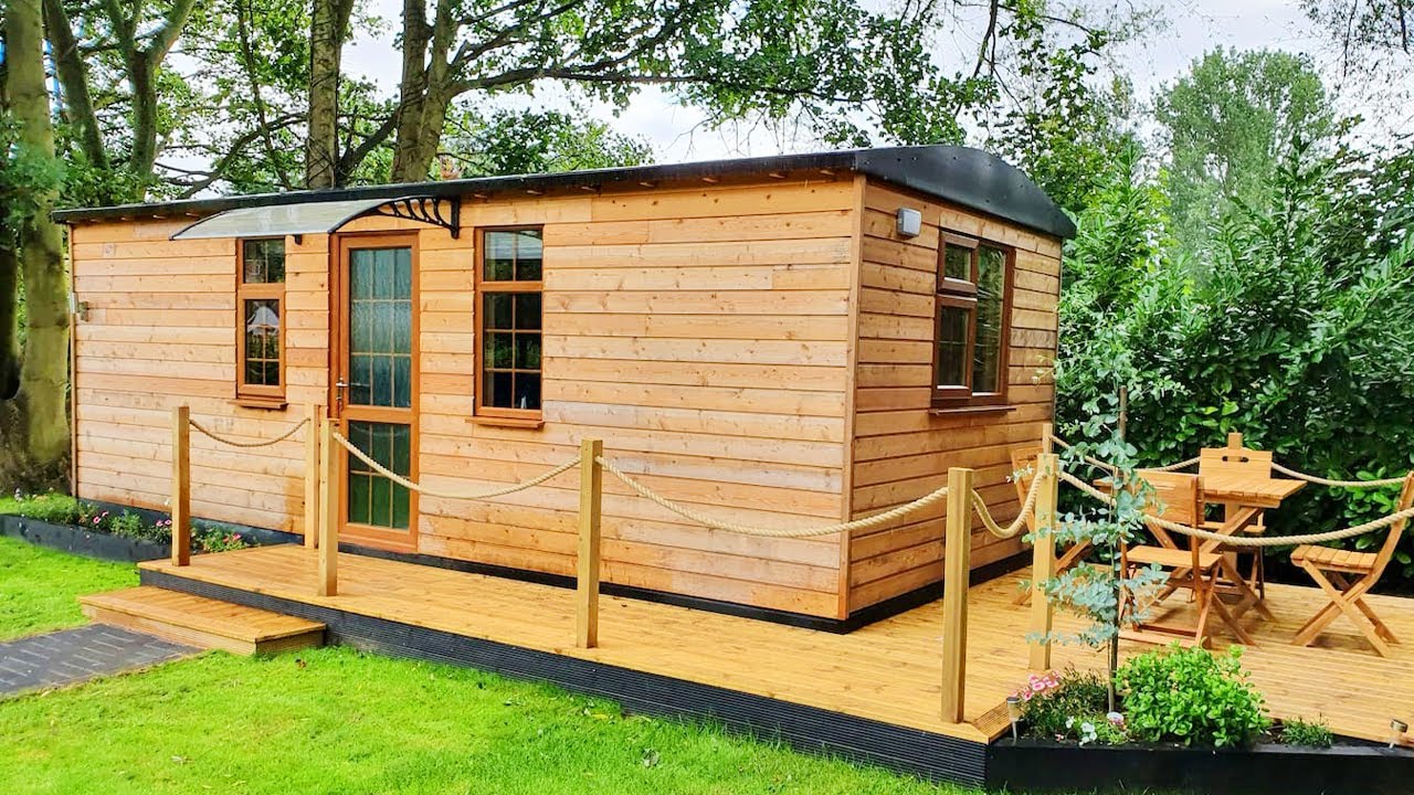 Beautiful Kingsley Glamping Pods - The Willow Pod | Lovely Tiny House ...