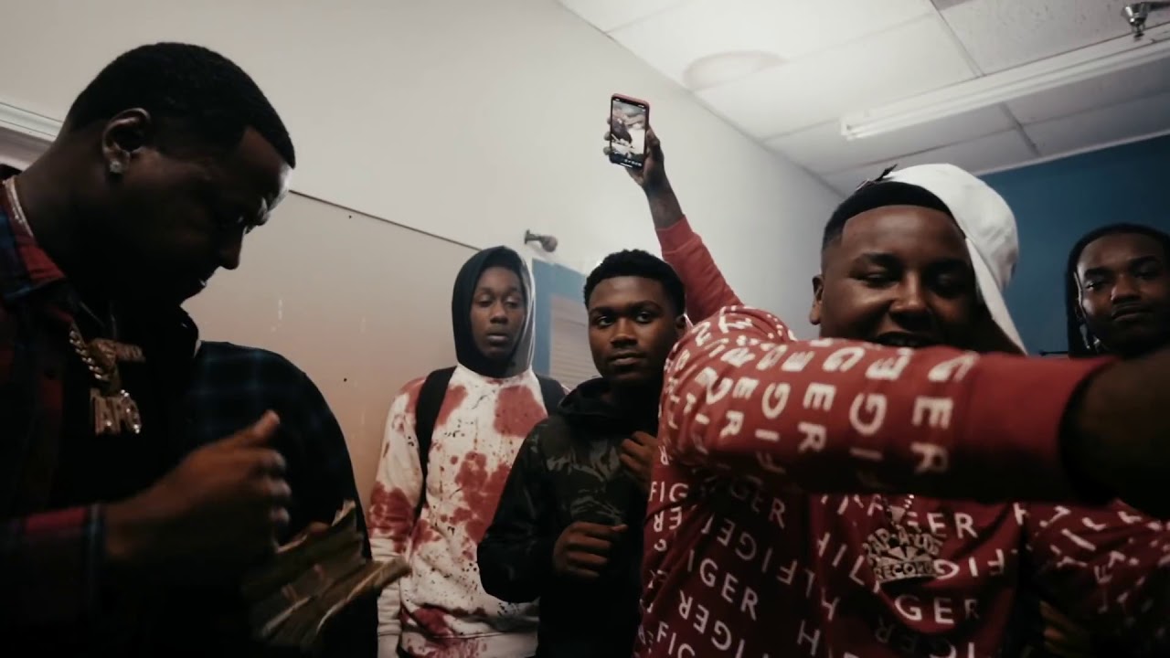 Super Nard feat. HoneyKomb Brazy - Whooty Whoot (Official Music Video ...