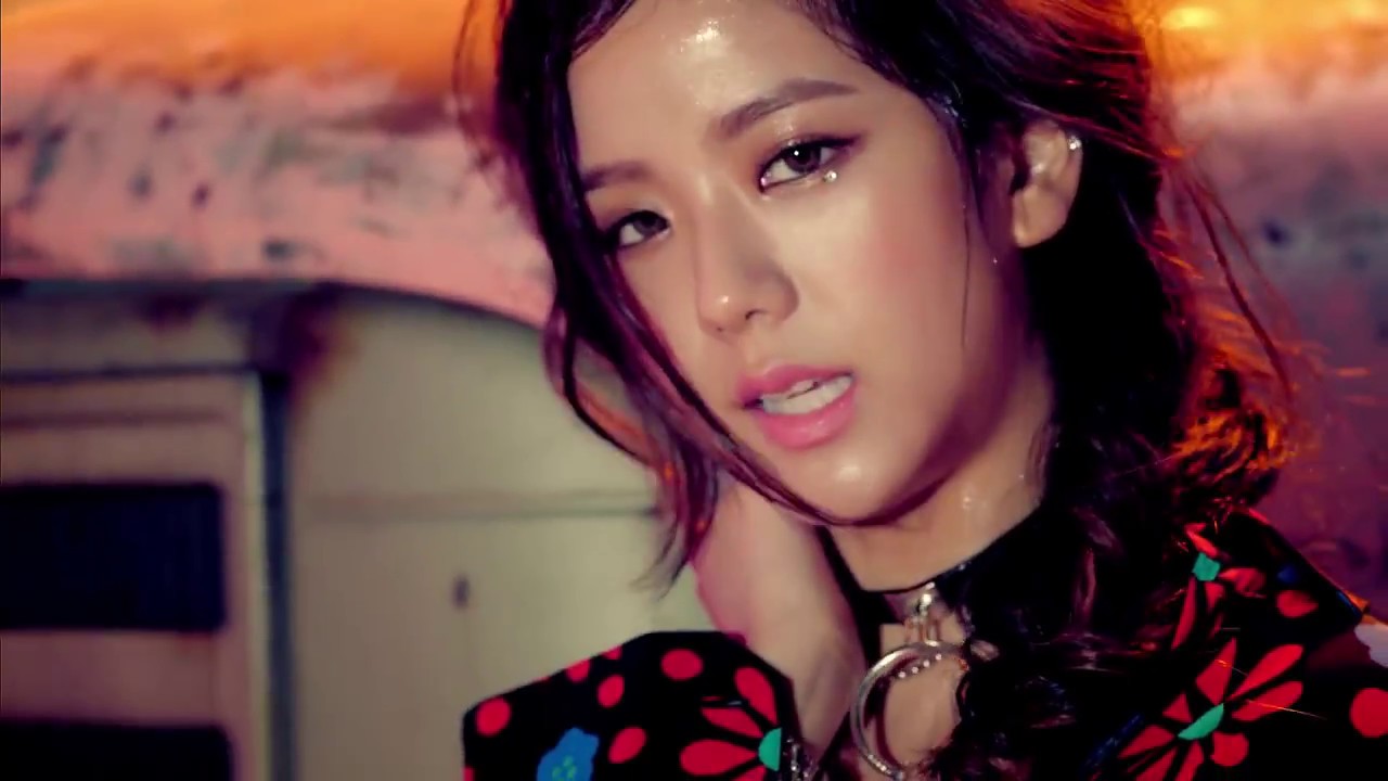 BLACKPINK_BOOMBAYAH M/V - YouTube