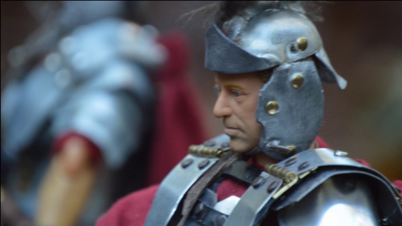ROMAN LEGIONARY IN ACTION FIGURE - YouTube