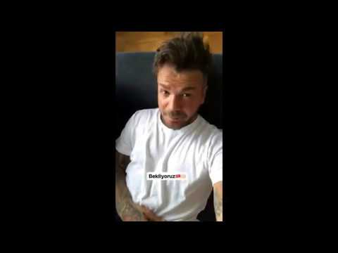 Umut Eker Annesiyle Oy Kullanmaya Gitti ''Yırtmacı Çok Anne Onun''