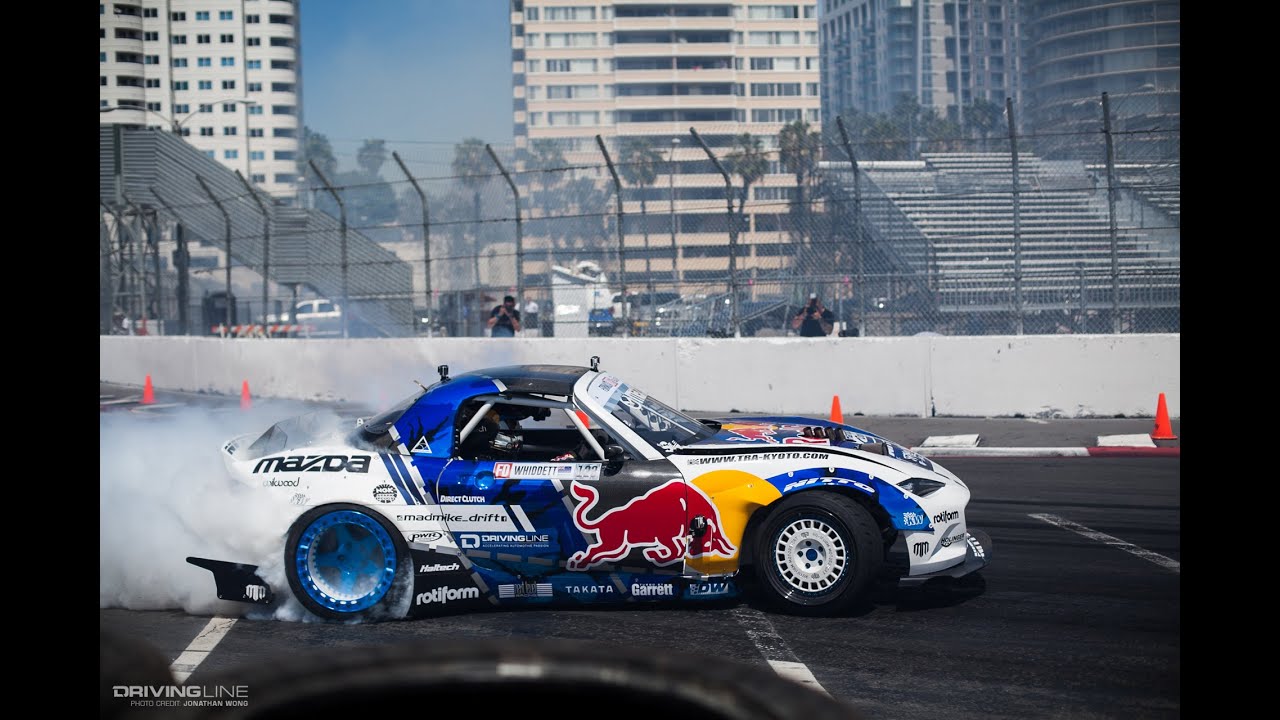 360-Degree Virtual Reality In-Car Drift with Mad Mike Whiddett - YouTube