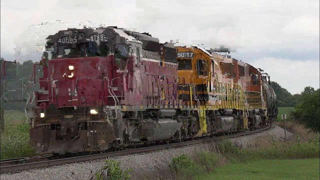 IORY 4085 grain shuttle spotting cars at Uniopolis - YouTube