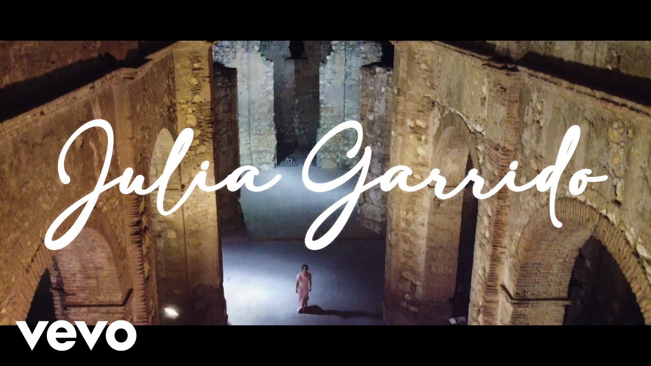 Julia Garrido - LLamada Inesperada (Vídeo Oficial) - YouTube